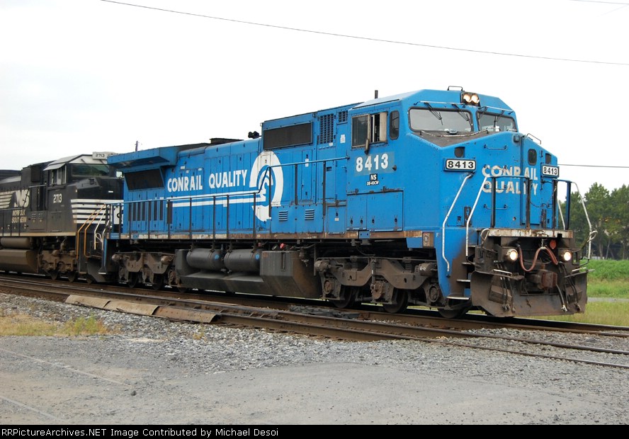 NS 8413 leads an eastbound at CP-88
